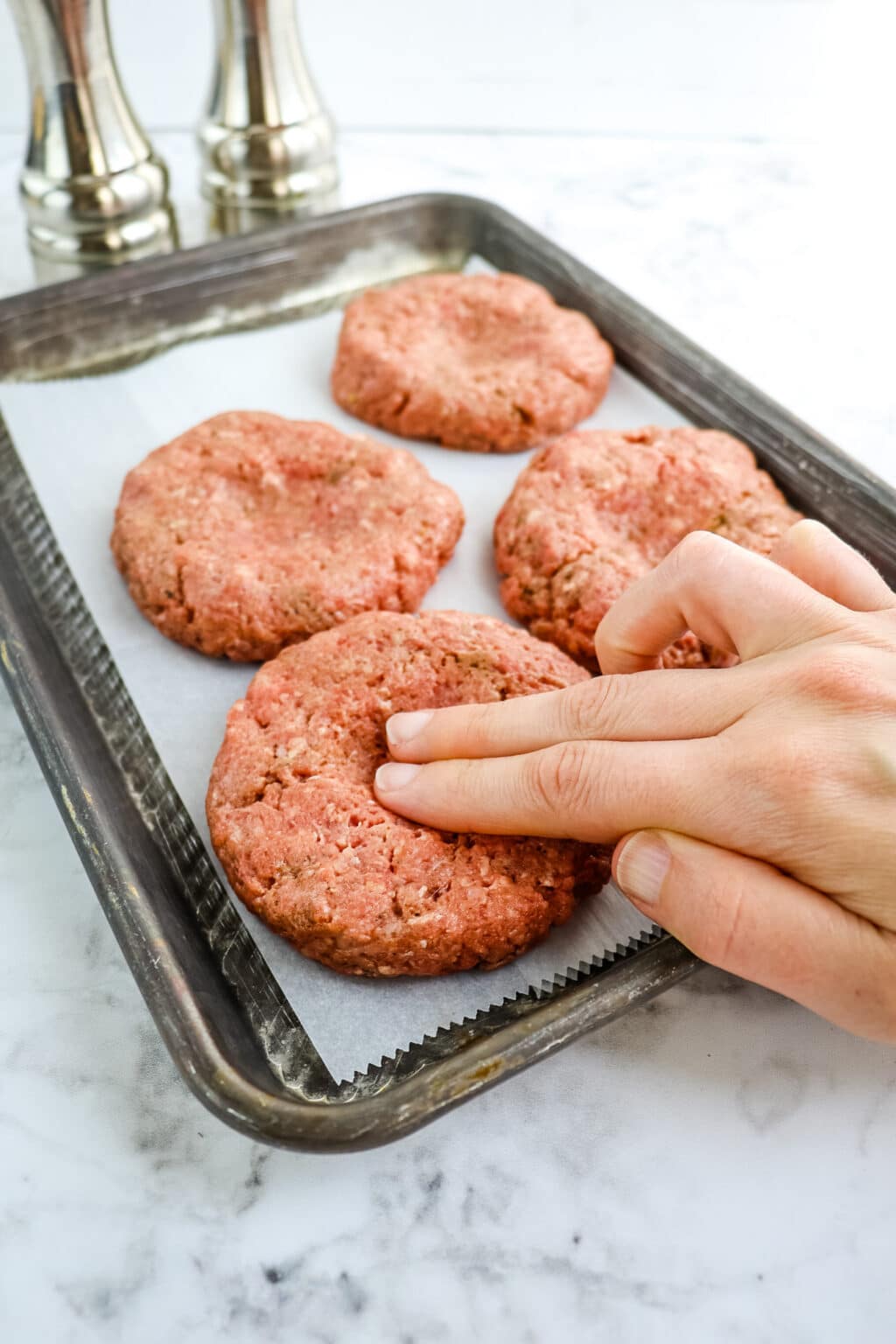 Juicy Salsa Burgers with Pepper Jack Cheese | Delightful E Made