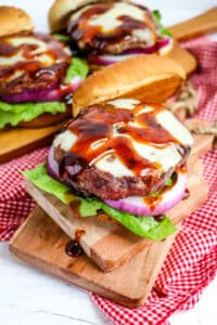 Hawaiian Aloha Burgers with Grilled Pineapple | Delightful E Made