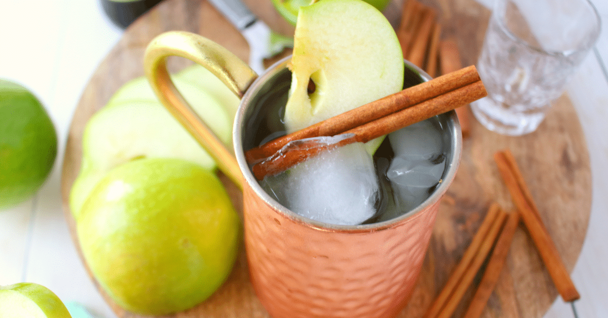 Apple Cider Moscow Mule | An AMAZING Apple Cider Mule Recipe!