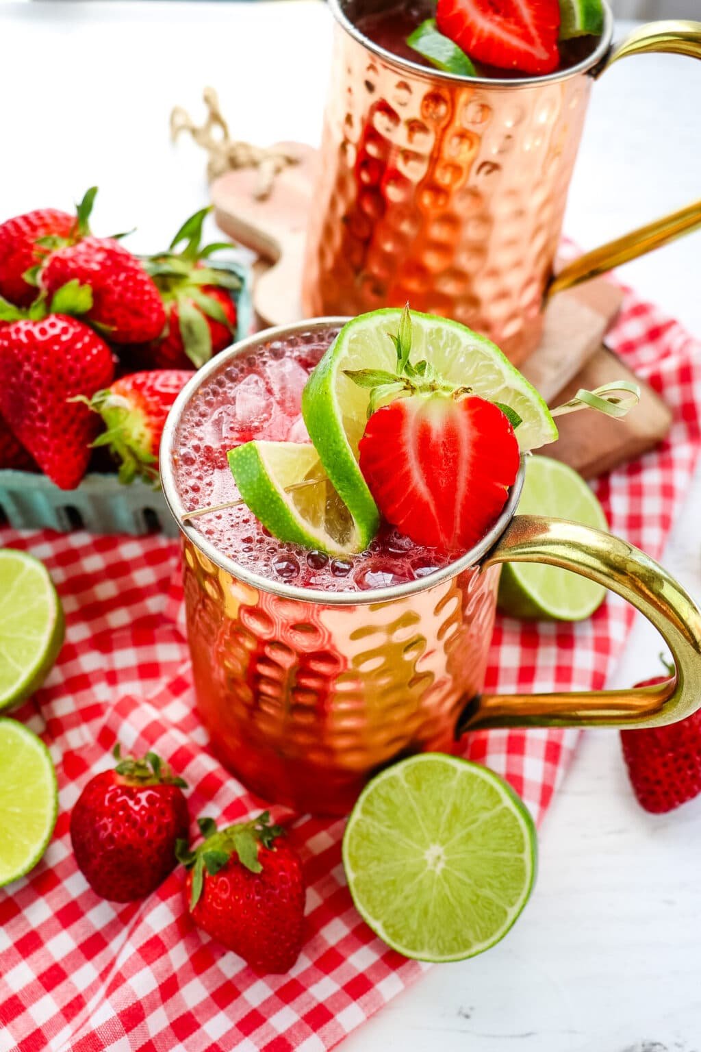How to Make a Delicious Strawberry Moscow Mule - Delightful E Made