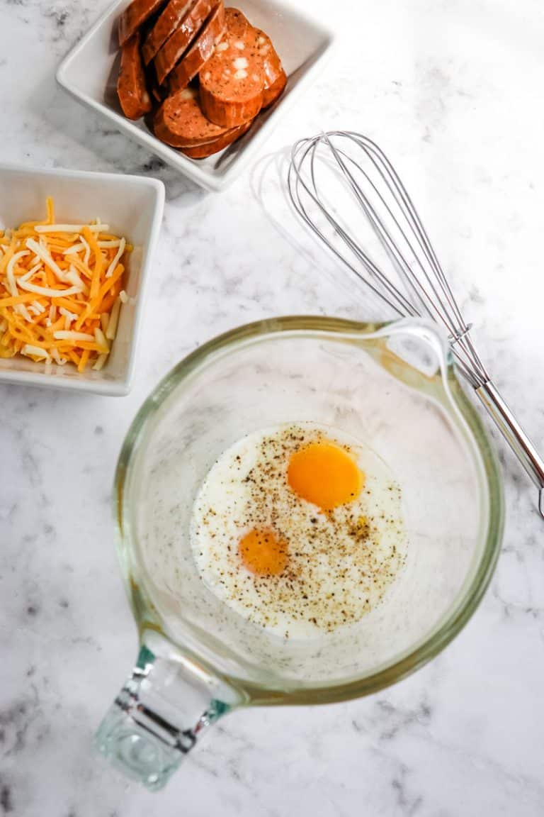 Easy Chicken Sausage and Egg Scramble with Cheese